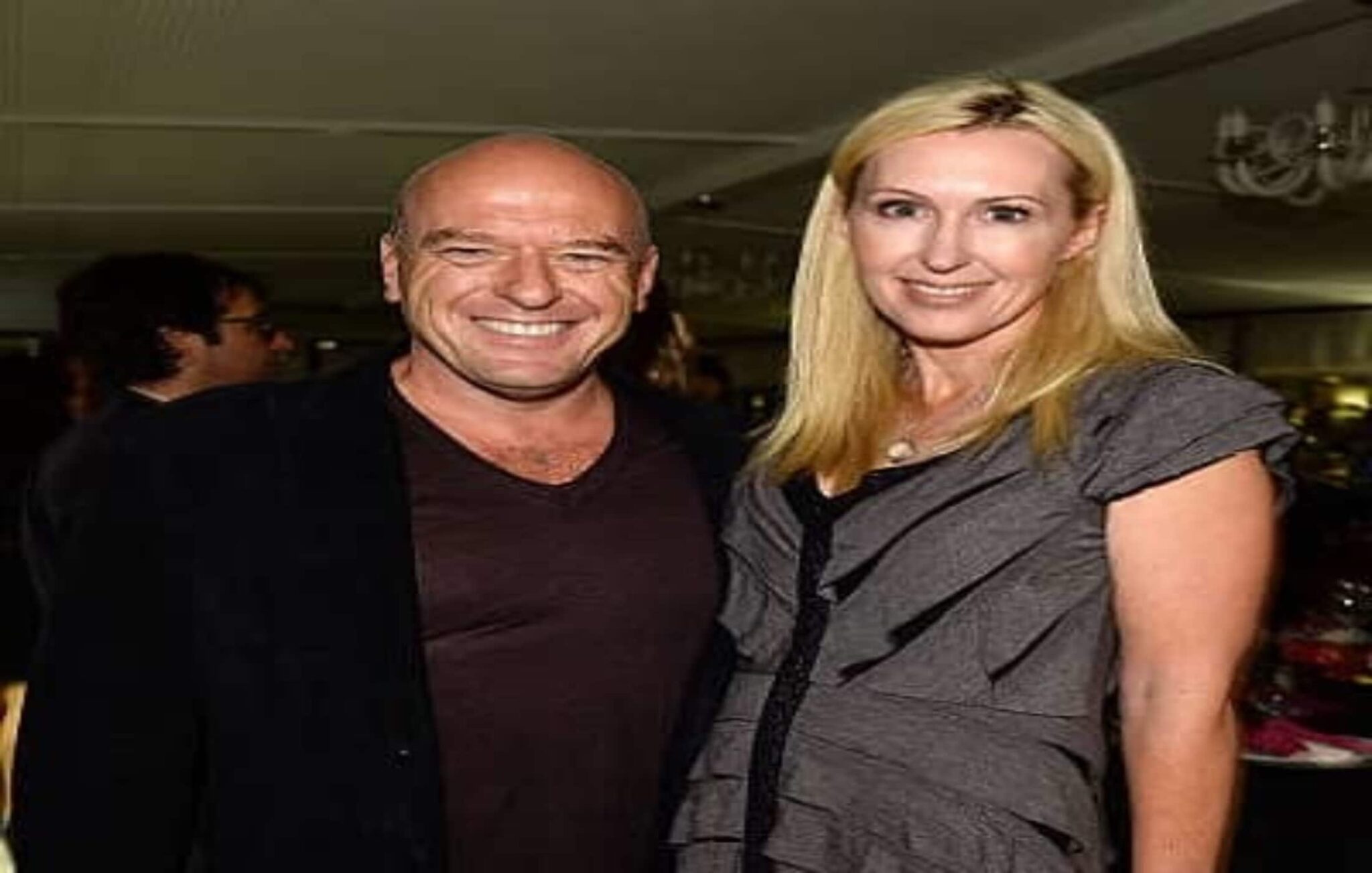 Bridget Norris: Fakten über die Frau von Dean Norris