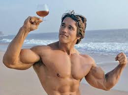 Wie groß ist Arnold Schwarzenegger? Die gigantische Statur der Legende ...