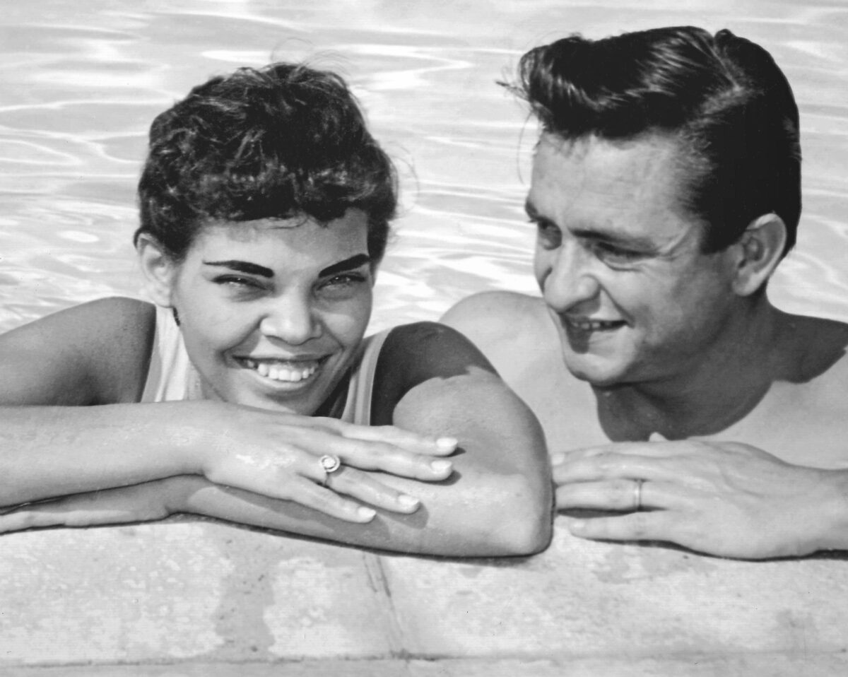 Warum Johnny Cashs erste Frau, Vivian Liberto, vom KKK und der ...